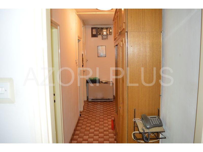 Gajnice-stan 50 m2 na 1. katu (prodaja)