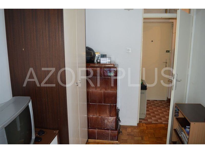 Gajnice-stan 50 m2 na 1. katu (prodaja)