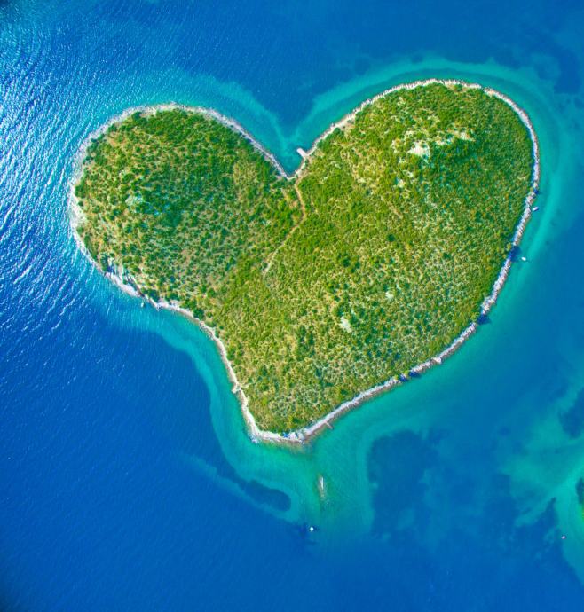 Galešnjak , otok u obliku srca ** LOVE ISLAND