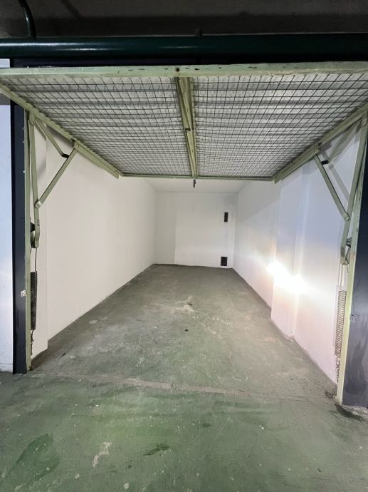 Garaza, Knežija (prodaja)