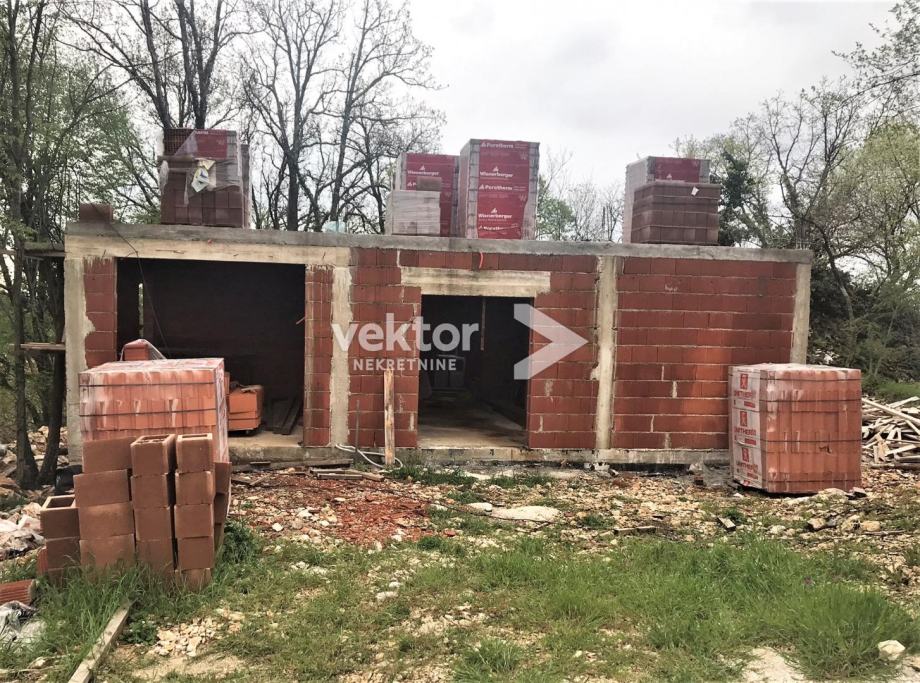 Gornja Drenova, započeta gradnja obiteljske kuće (prodaja)