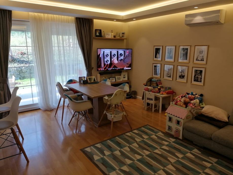 GRAČANI, ČETVEROSOBAN STAN 150 m2, novogradnja - GARAŽA (iznajmljivanje)