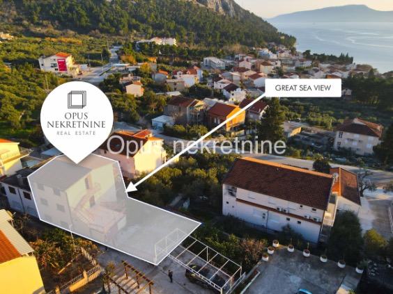 Gradac, kuća s 3 apartmana i pogledom na more, RENOVIRANO (prodaja)