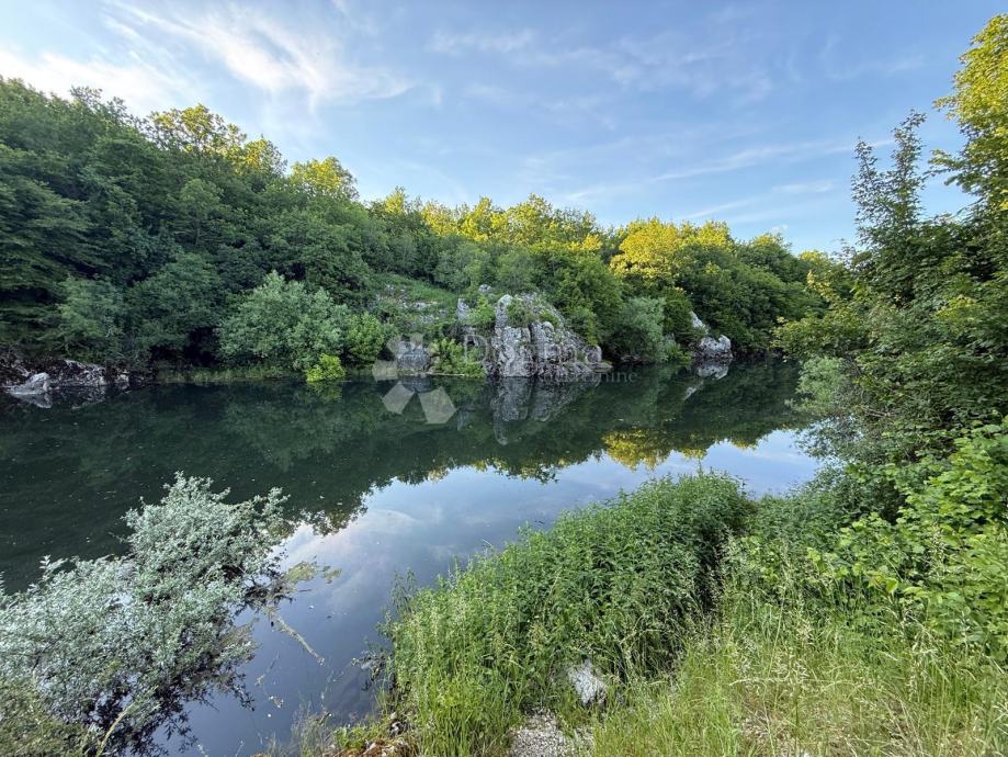 GRAĐEVINSKA PARCELA PRIRODA RIJEKA MIR CENTAR