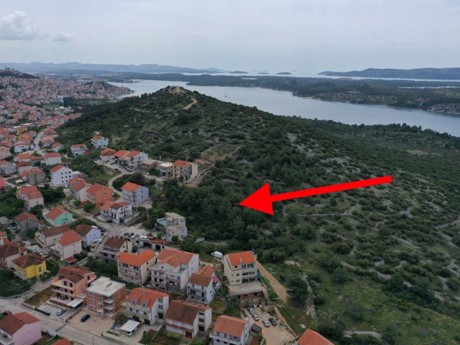 Građevinski teren u mirnom predjelu Šibenika