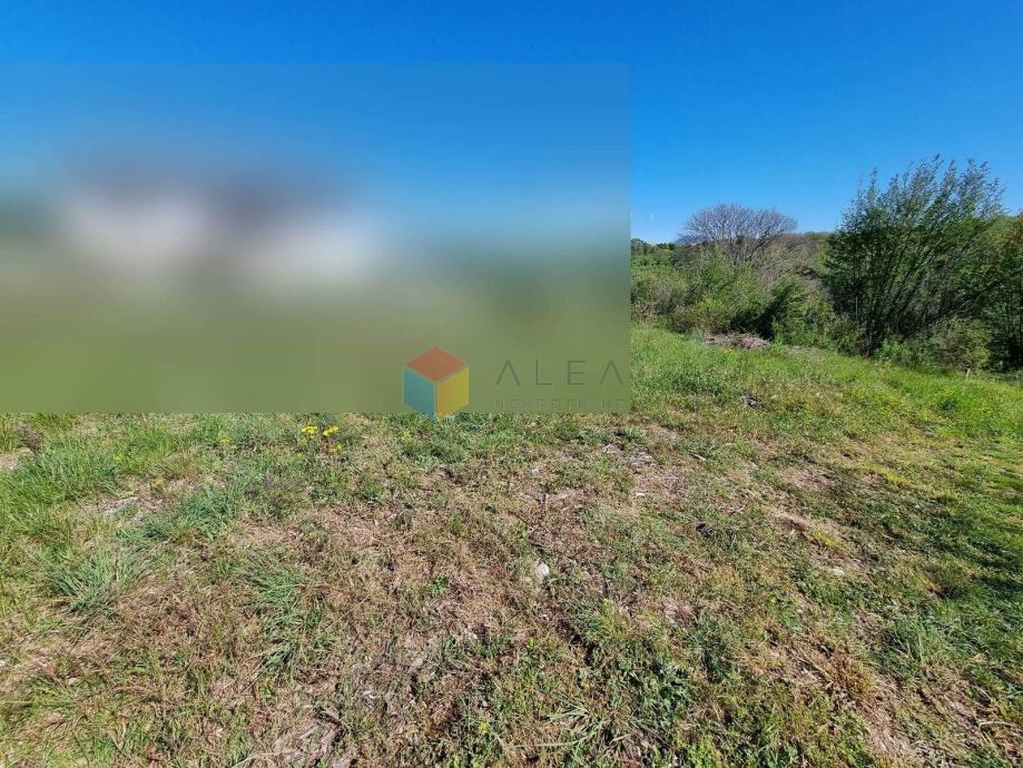 GRAĐEVINSKO ZEMLJIŠTE, 990m2, 3 KM OD LABINA
