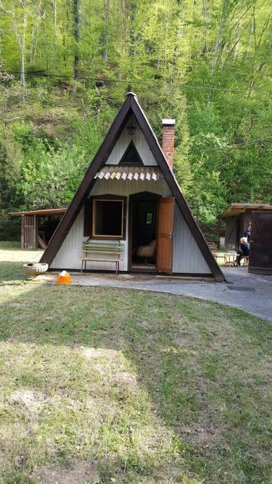 **Zemljište i kuća u srcu prirode - Kostanjevac, Park Žumberak