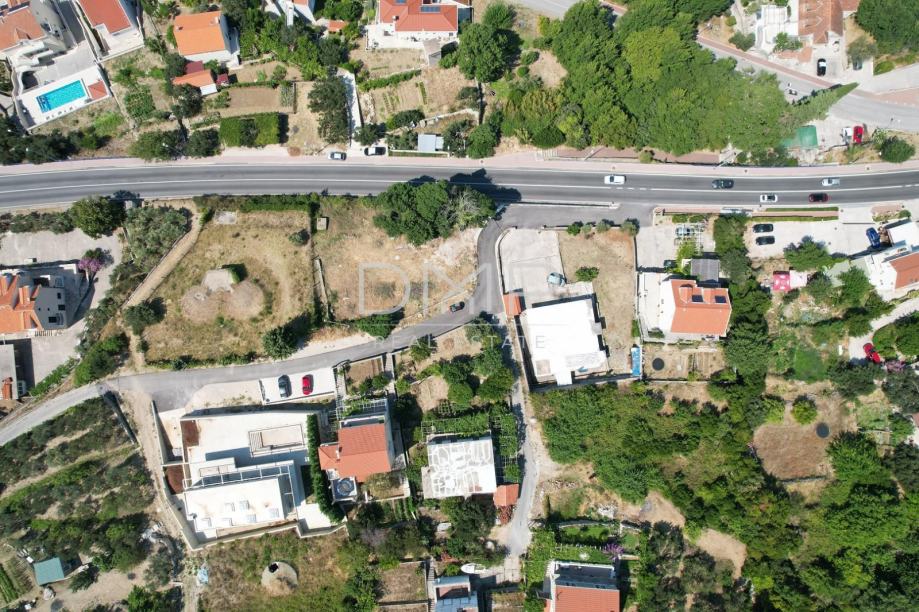 Plat, građevinsko zemljište 970m2, pogled na more