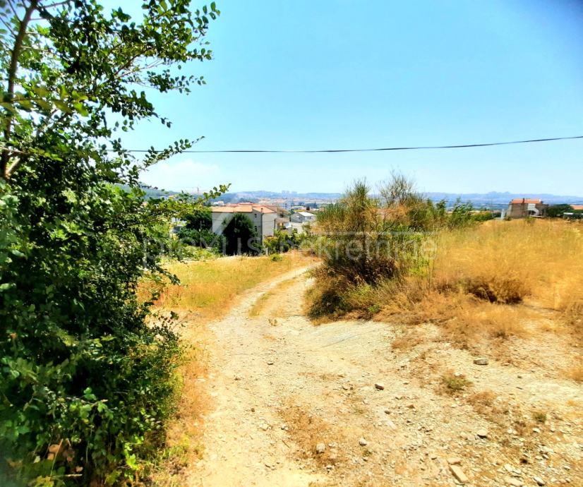 Građevinsko zemljište: Solin, 1050 m2