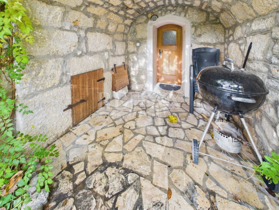 Grižane - autentična kamena kuća (prodaja)