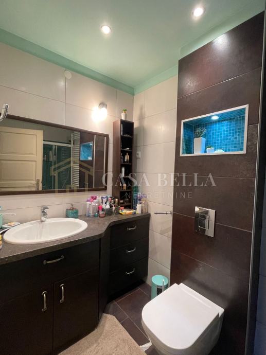 HOSTI -MODERNO UREĐEN STAN 74M2,2S+DB NA ODLIČNOJ LOKACIJI (prodaja)