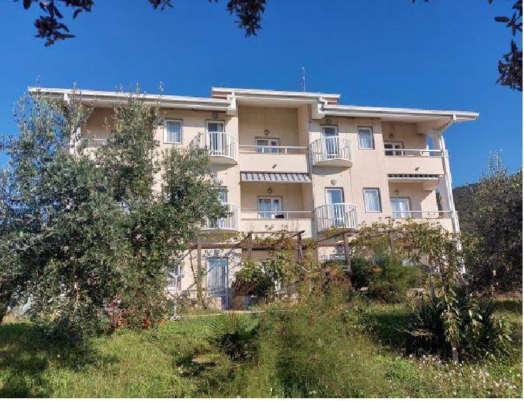 Hotel, restoran, wellness i građevinsko zemljište: Martinšćica (prodaja)