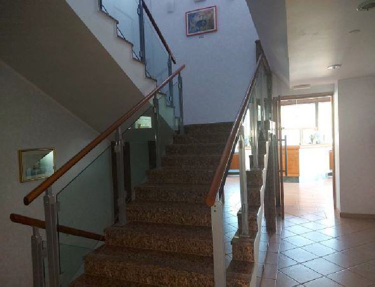 Hotel, restoran, wellness i građevinsko zemljište: Martinšćica (prodaja)