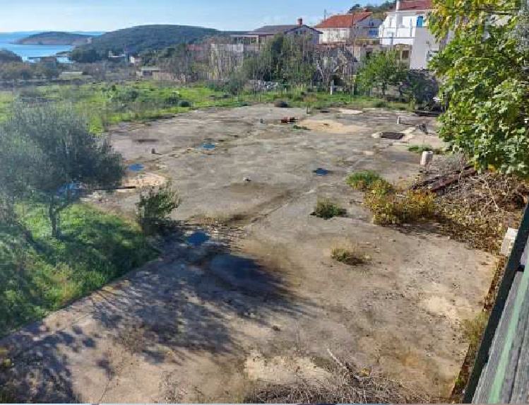 Hotel, restoran, wellness i građevinsko zemljište: Martinšćica (prodaja)