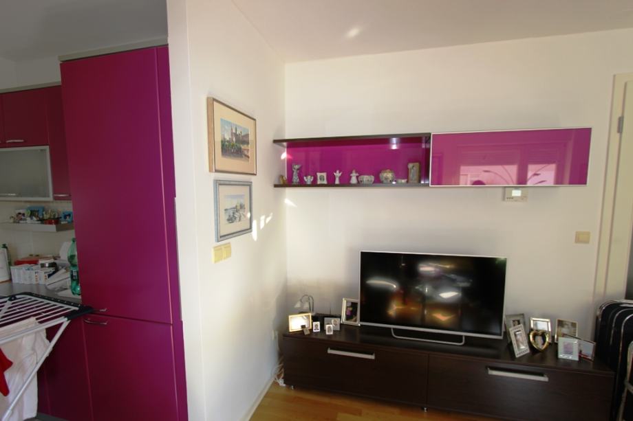 Hoto centar, 2-sobni stan 55 m2 ZAMJENA ZA SAMOBOR (prodaja)