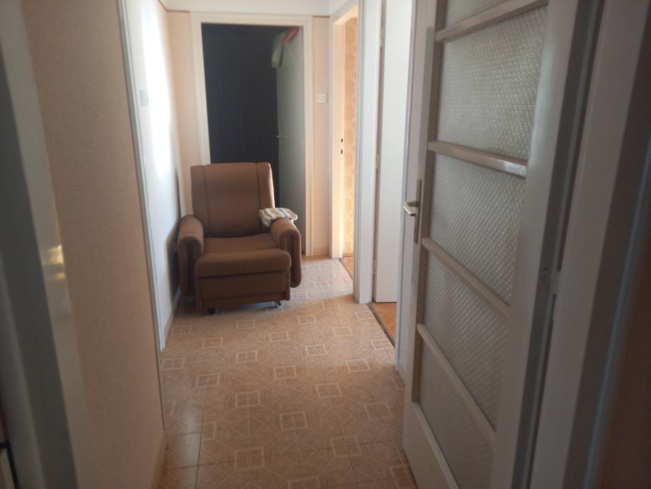 INTERESANTAN OBJEKAT ZA APARTHOTEL, 200M DO PLAŽE (prodaja)