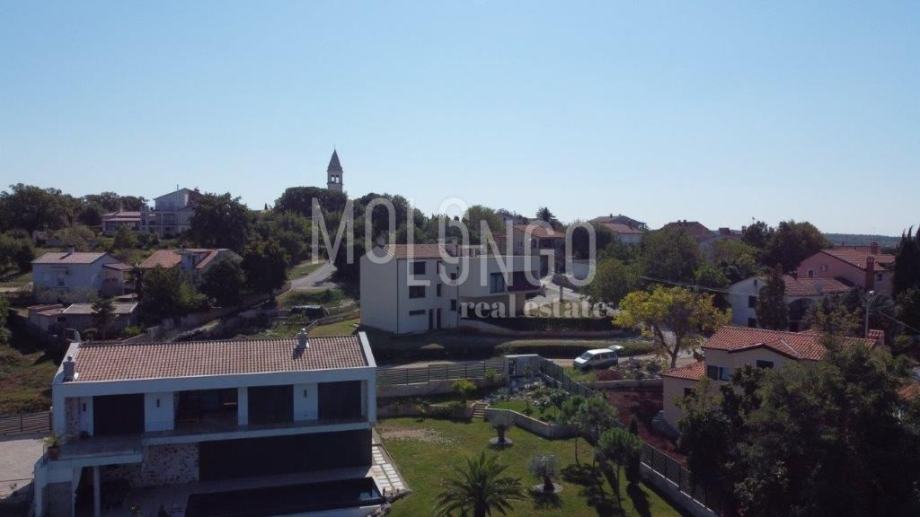 ISTRA, BADERNA kuća sa dva stana ,pogledom na more i Alpe (prodaja)