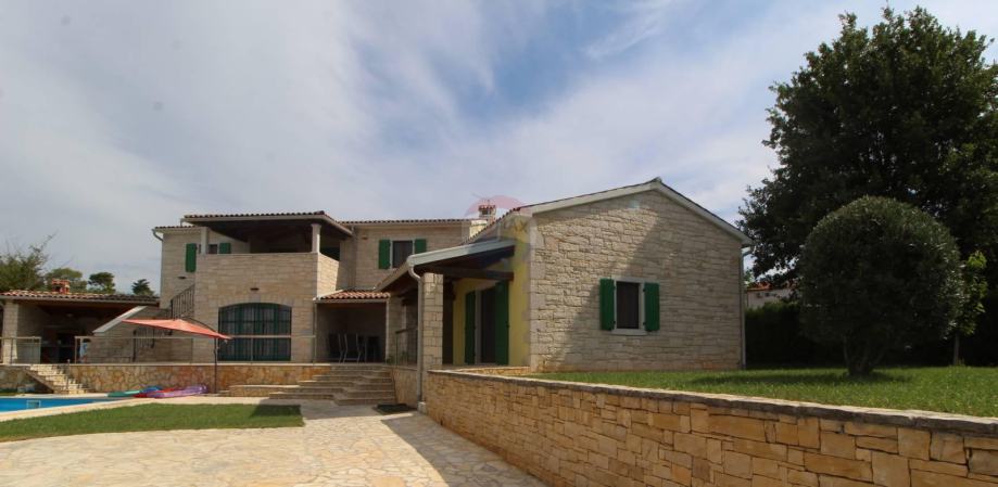 ISTRA, BADERNA OKOLICA, LIJEPA SAMOSTOJEĆA KUĆA NA UZVISINI POGLED MOR ...