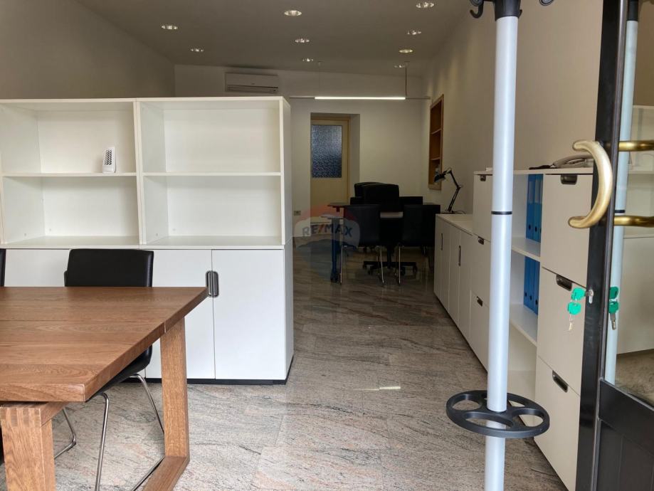 Istra, Buje poslovni prostor 58 m2 (prodaja)