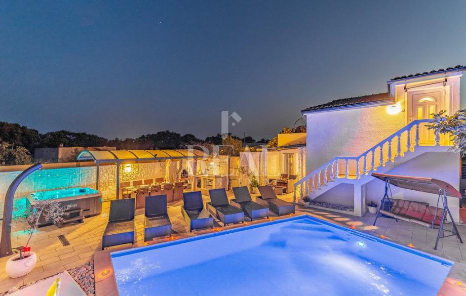 Istra,Kavran kuća sa bazenom ,moderno opremljena,blizina Duge uvale ...