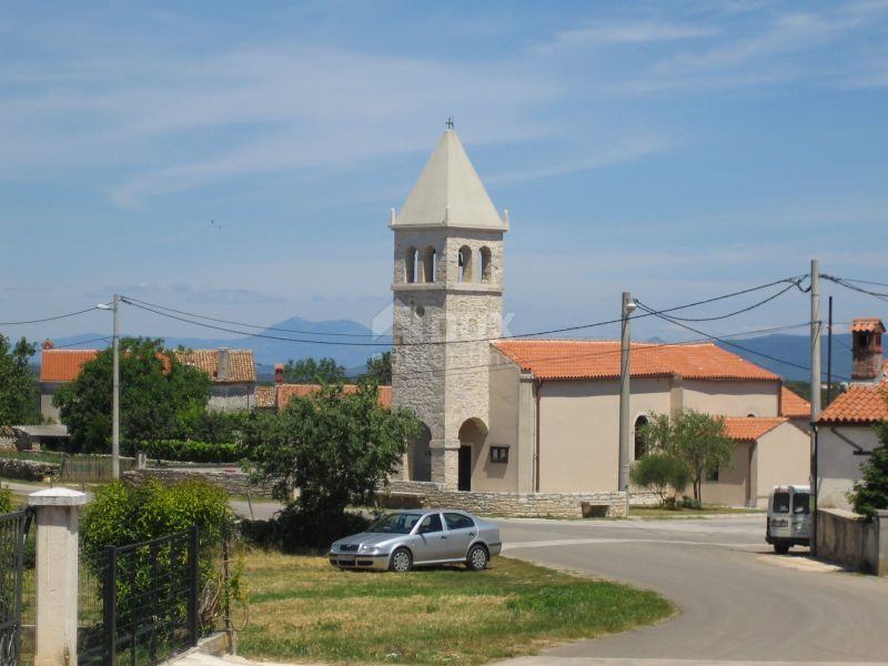 ISTRA, KAVRAN - Šuma na zanimljivoj i atraktivnoj lokaciji