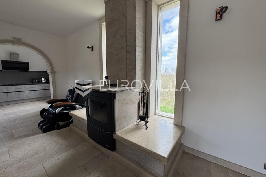 Istra, Kringa, prostrano imanje 4ha za konjički turizam s kućom za odm ...