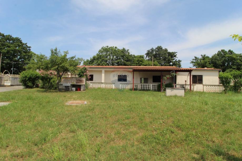 Istra, Kringa, samostojeća prizemnica 182 m2 (prodaja)