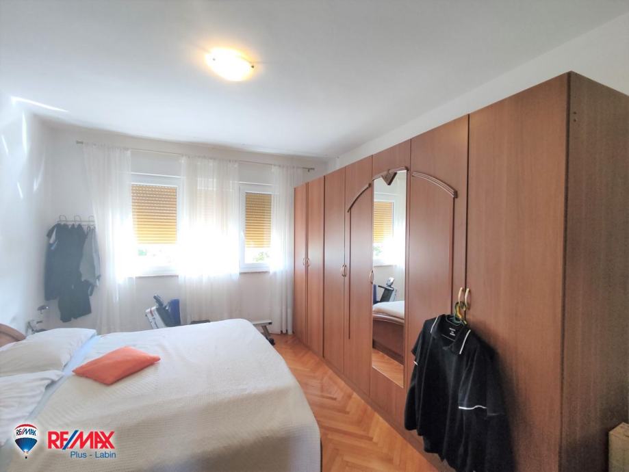 ISTRA,LABIN, CENTAR, STAN 70 M2 (prodaja)