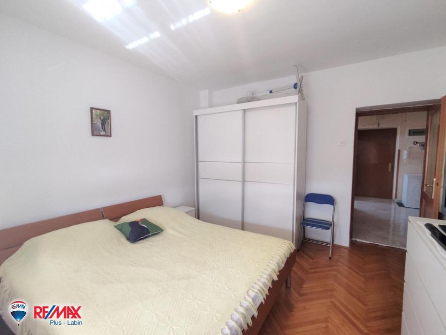 ISTRA,LABIN, CENTAR, STAN 70 M2 (prodaja)