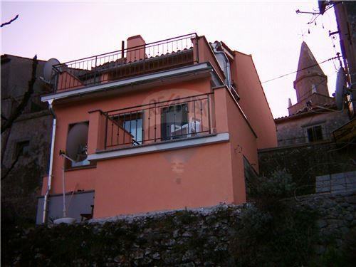 ISTRA, LABIN, PREKRASNA KUĆA NA STAROGRADSKIM ZIDINAMA (prodaja)