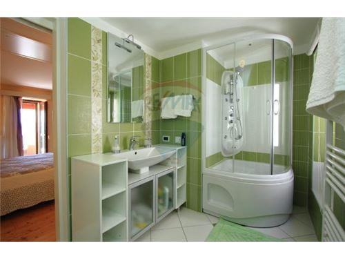 ISTRA, LABIN, PREKRASNA KUĆA NA STAROGRADSKIM ZIDINAMA (prodaja)