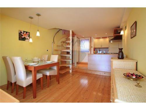 ISTRA, LABIN, PREKRASNA KUĆA NA STAROGRADSKIM ZIDINAMA (prodaja)