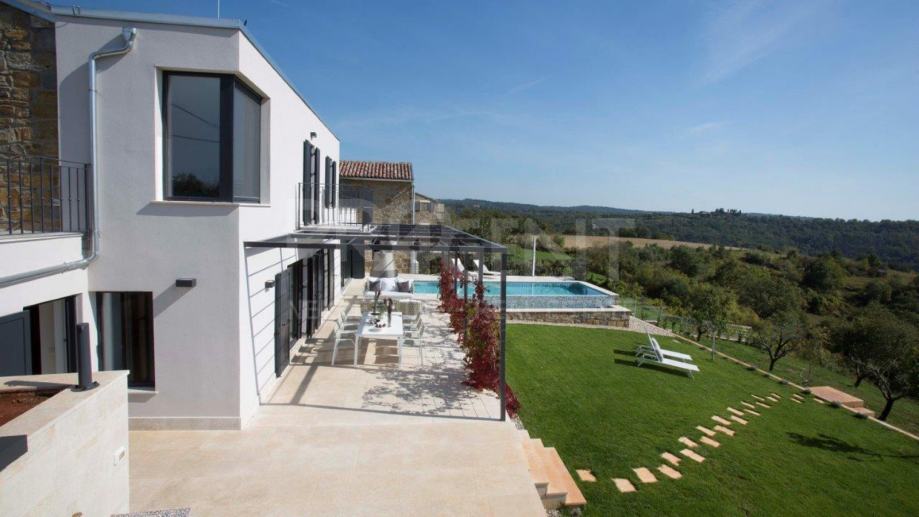 Istra, Momjan, novosagrađena vila s bazenom (prodaja)