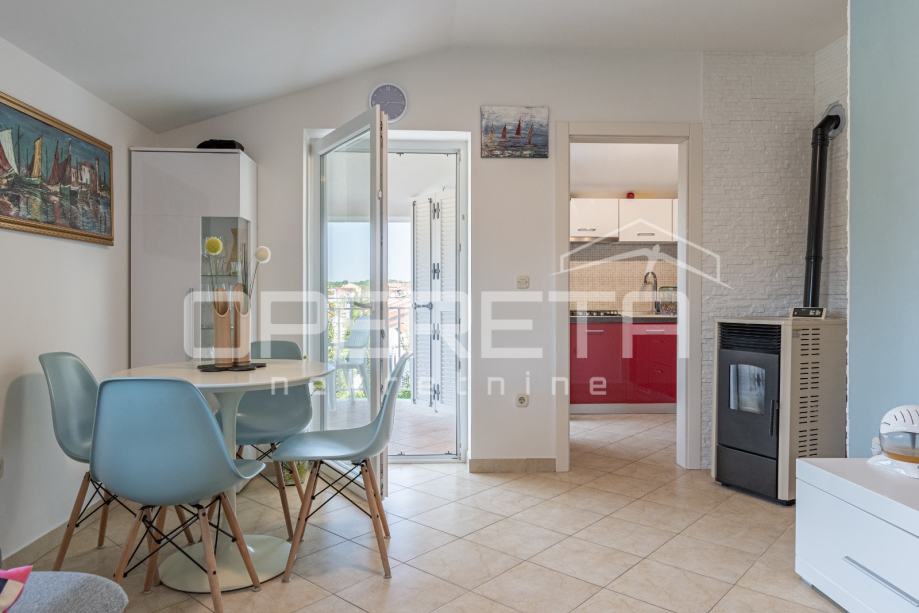 Istra, Novigrad-dvosoban stan s pogledom na more (prodaja)