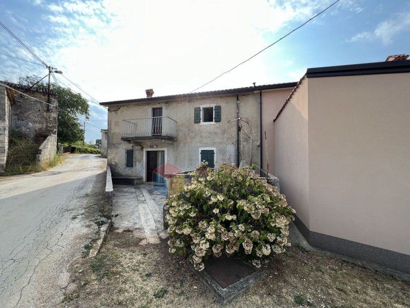 ISTRA, OKOLICA LABINA, KAMENA KUĆA S GARAŽOM (prodaja)