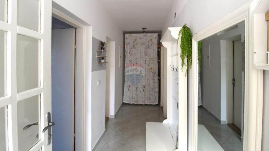 Istra, Poreč, dvosoban stan na prvom katu (prodaja)