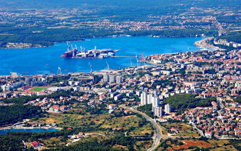 ISTRA, PULA - Novogradnja, penthouse stan na zanimljivoj lokaciji (prodaja)