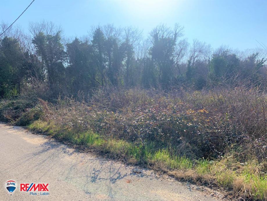 ISTRA, REBIĆI, GRAĐEVINSKO ZEMLJIŠTE, 2.5 KM OD MORA