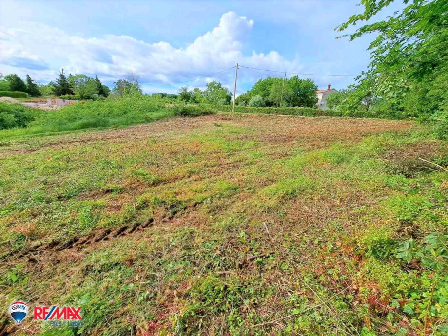 ISTRA, REBIĆI, GRAĐEVINSKO ZEMLJIŠTE, 2.5 KM OD MORA