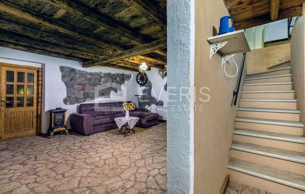 Istra, Roč, kamena kuća s bazenom 146 m2 (prodaja)