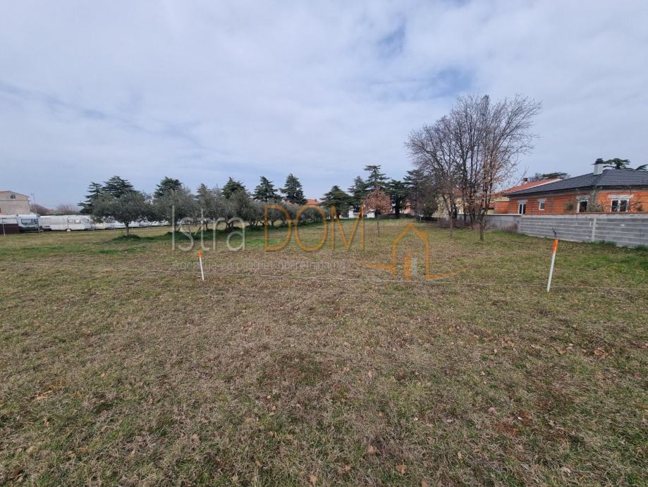 Istra, Štinjan, Šurida uređeno građevinsko zemljište 2300m2,prilika