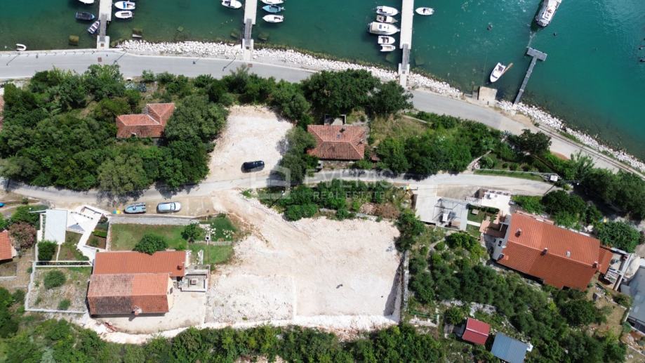 Istra, Trget, 20m od mora, zemljište s građevinskom dozvolom i projekt