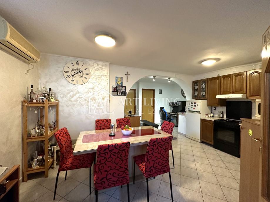 Istra, Umag - PRILIKA - dvosoban stan od 60 m2 na traženoj lokaciji (prodaja)