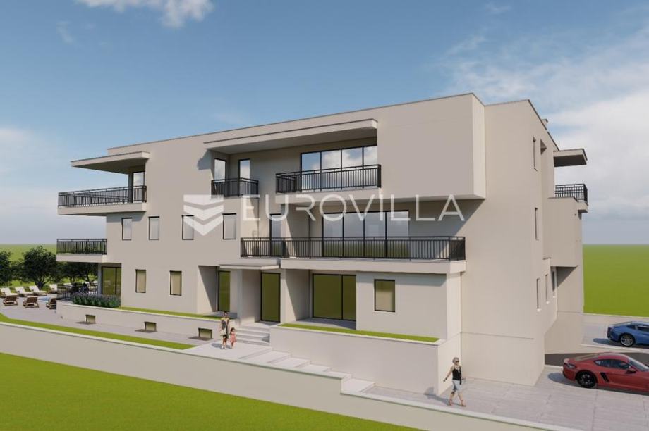 Istra, Umag, Dvosoban stan na prvom katu NKP 64,70 m2, 400 m od mora (prodaja)