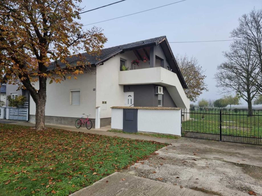 Ivanovac, odlična visoka prizemnica s potkrovljem i dva odvojena stana ...