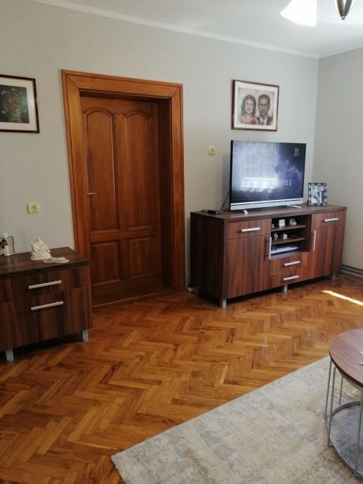 IVANOVCI ! ODMAH USELJIVA ČETVEROSOBNA KUĆA SA POM. PROSTORIJAMA (prodaja)