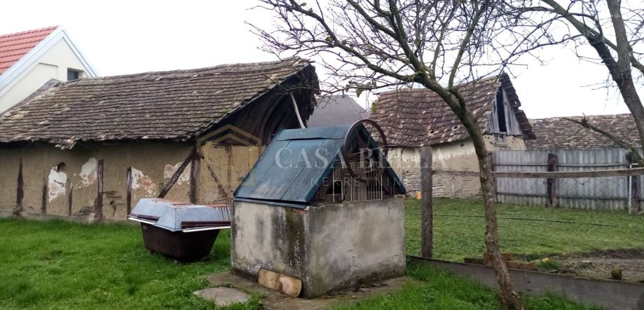 IZUZETNO POVOLJNO!!! Ivanovci- Kuća, dvor i oranica - 3.683,00 m2 (prodaja)