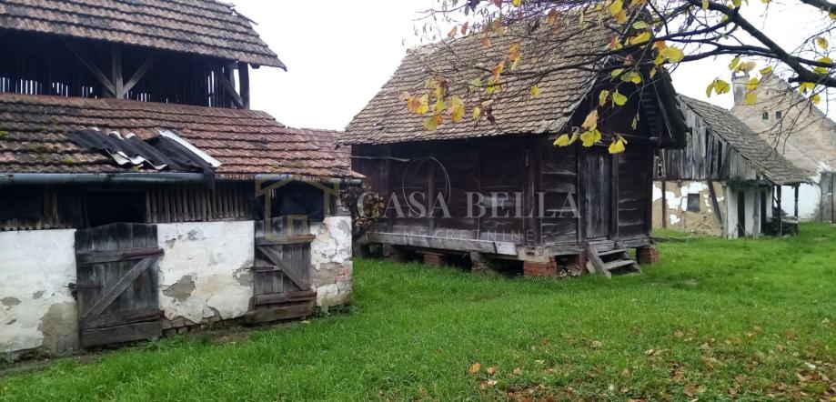 IZUZETNO POVOLJNO!!! Ivanovci- Kuća, dvor i oranica - 3.683,00 m2 (prodaja)