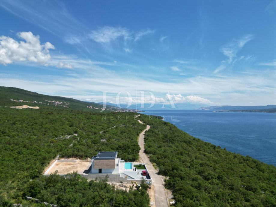 JADRANOVO STAZA VALOVA