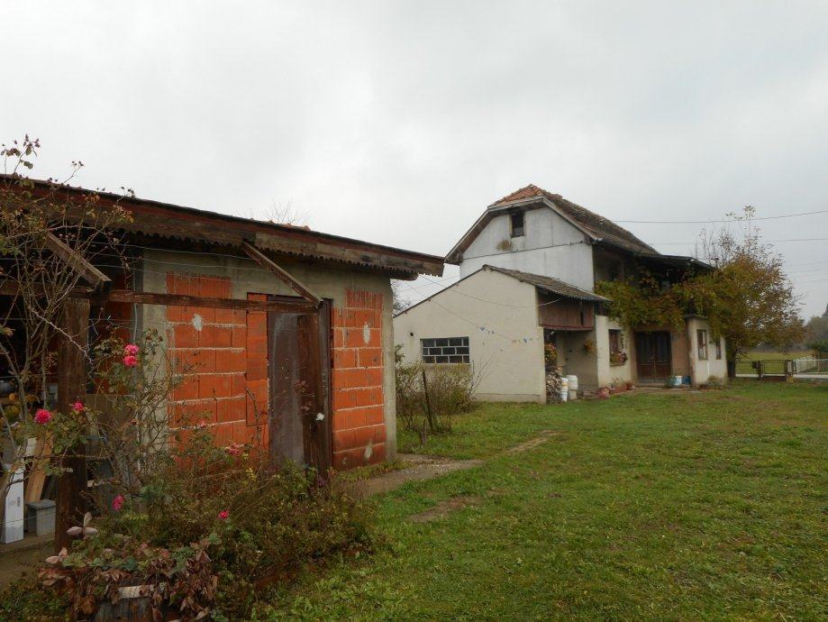 JEŽEVO - kuća za rušenje,1/1 bez tereta,sa svim priključcima,4852m2 ...